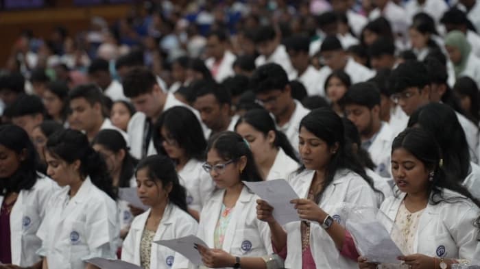 SRMIST welcomes new MBBS & BDS students, emphasising ethics, innovation ...